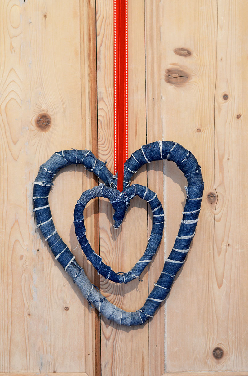How to Make Delightful Denim Hearts 2 ways from Jeans - Pillar Box Blue