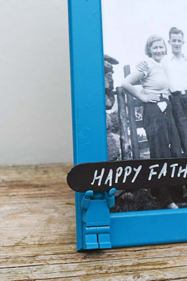 How To Make A Minifigure Lego Picture Frame - Pillar Box Blue