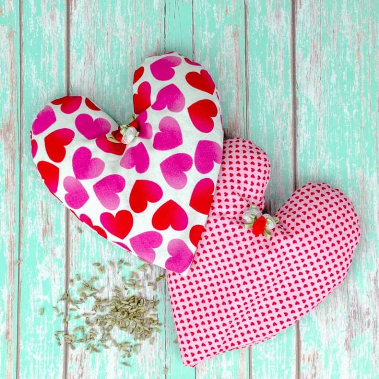 31 Cool Fabric Heart Crafts & DIYs - Pillar Box Blue