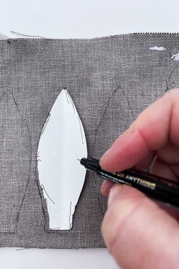 A Free Fabric Flower Pattern for Stunning Poppy Seed heads - Pillar Box ...