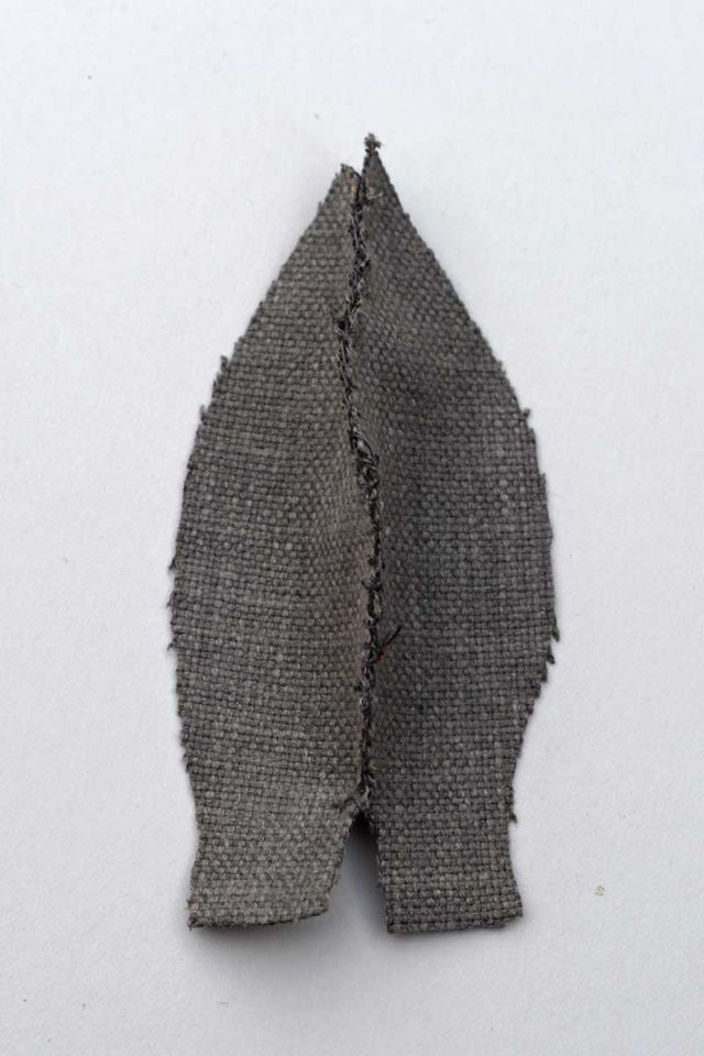 A Free Fabric Flower Pattern for Stunning Poppy Seed heads - Pillar Box ...