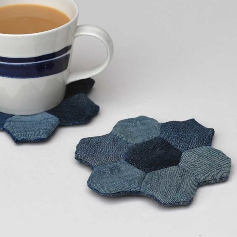 DIY Free Mug Rug Pattern -You Will Want To Make - Pillar Box Blue
