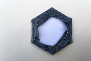 DIY Free Mug Rug Pattern -You Will Want To Make - Pillar Box Blue