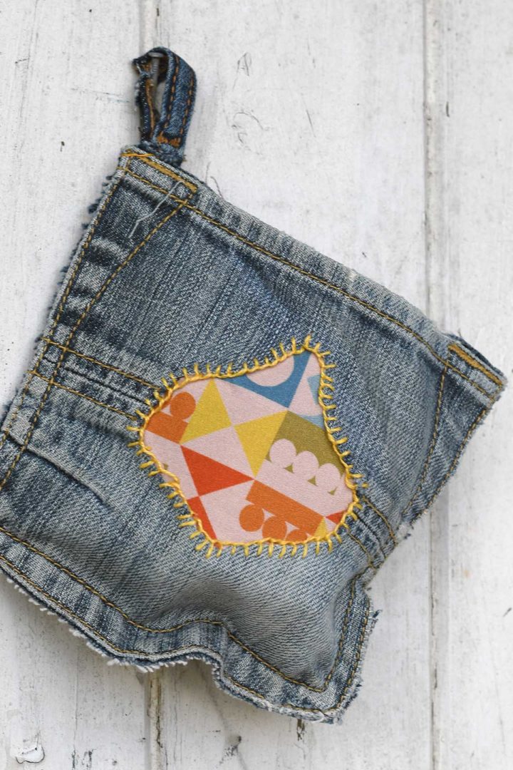 DIY Christmas Applique Denim Pockets: A Fun Festive Upcycle - Pillar ...