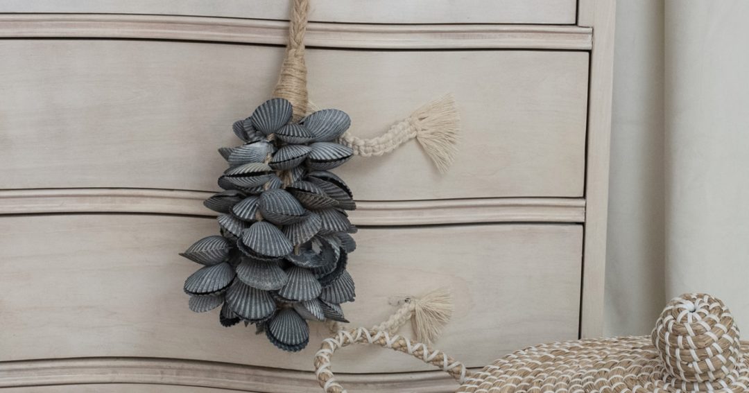 25 Sea Shell Crafts and DIYs for Adults: Coastal Projects You’ll Love ...